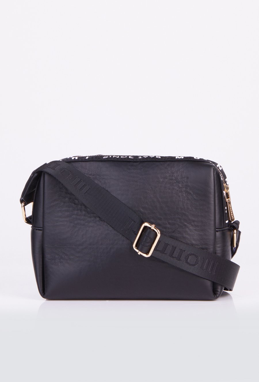 Mała torebka z brelokiem